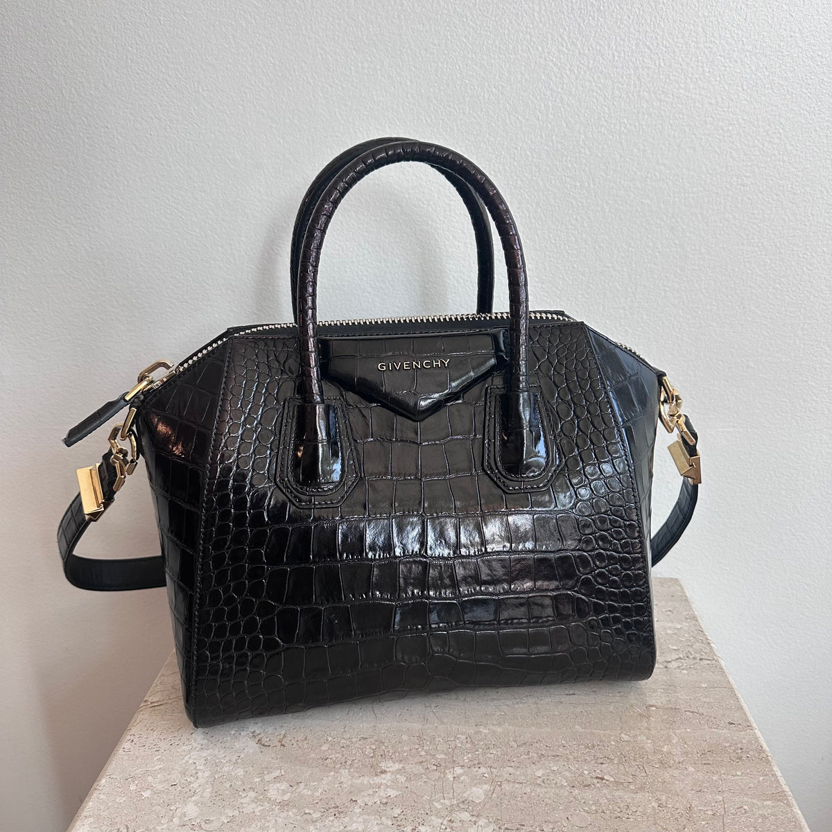 Pre-Owned GIVENCHY Small Antigona Croc Embossed Bag – Valamode